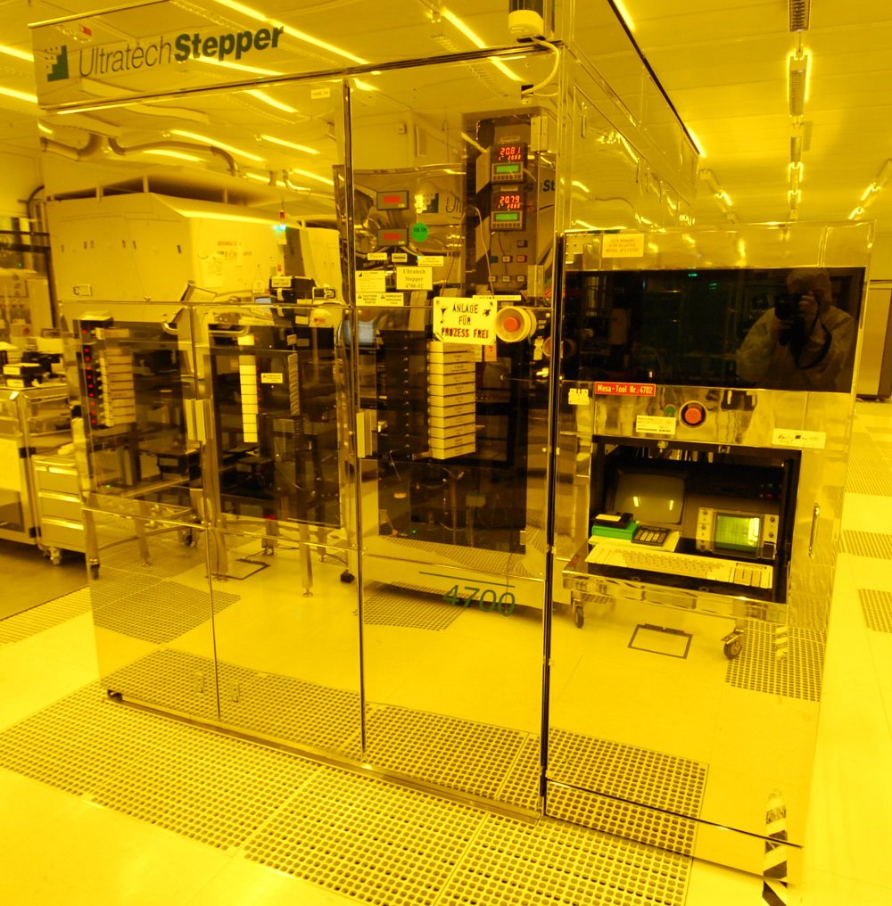 Modifying and Installing an Ultratech Stepper : a success story - SDI ...